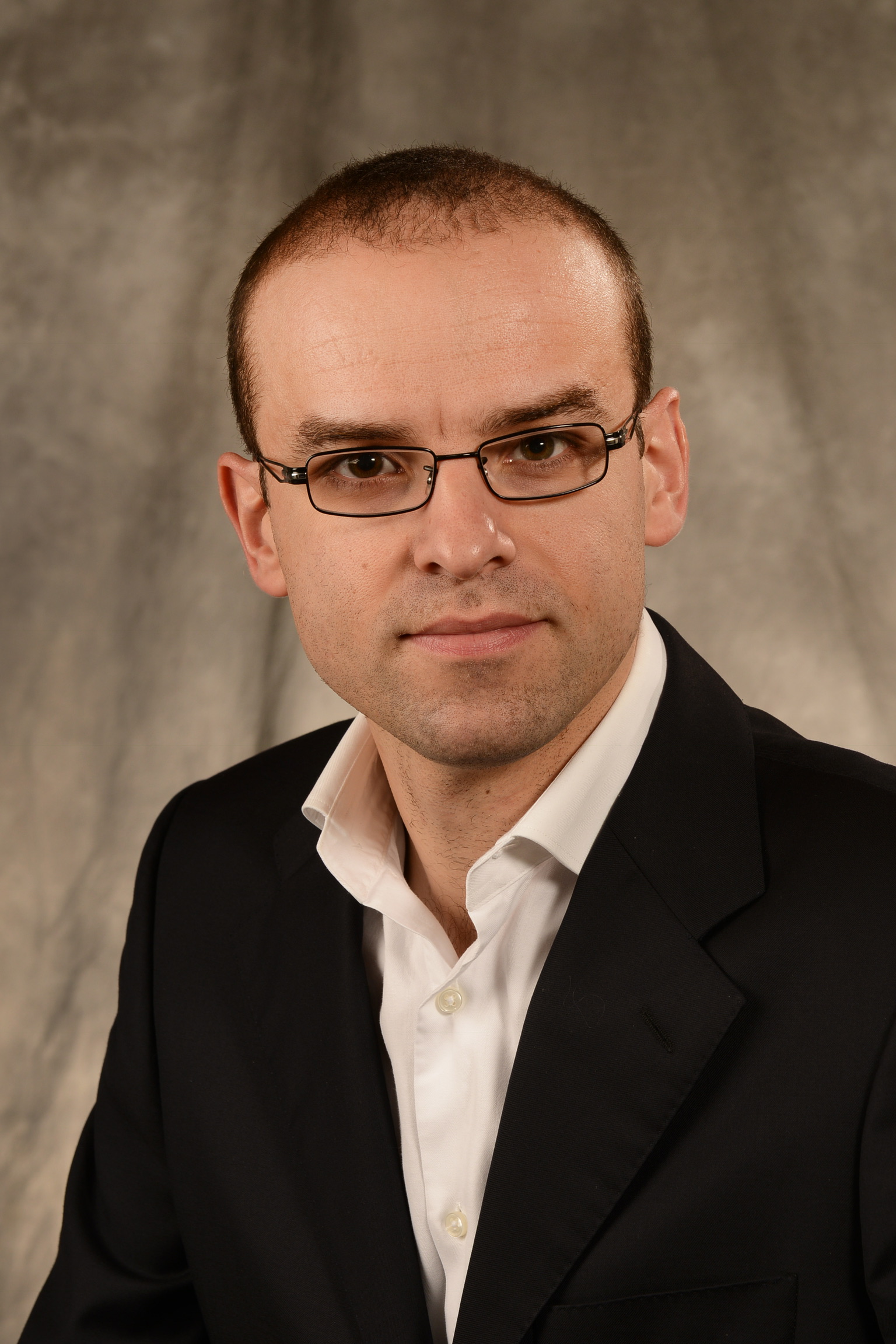 Looking for a piano teacher in Frisco? Learn Piano Today - Music By Ross